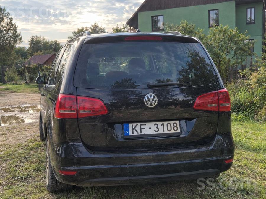 Black Volkswagen Sharan 2011 in Riga, with an engine capacity of 2.00 L and mileage of 0 thousand km for 3900 €, photo 4 on AUTOMOTO.COM.LV