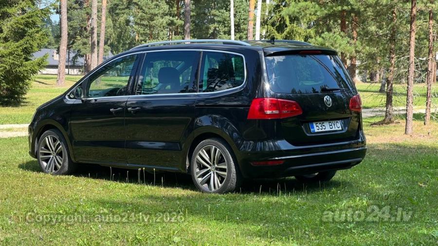 Black Volkswagen Sharan 2014 in Tartu, with an engine capacity of 2.00 L and mileage of 365 thousand km for 8500 €, photo 4 on AUTOMOTO.COM.LV