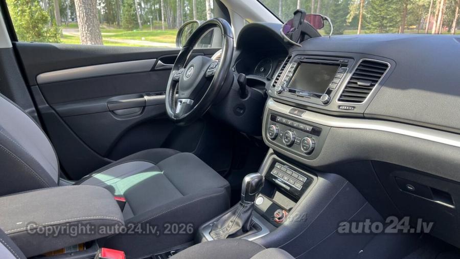Black Volkswagen Sharan 2014 in Tartu, with an engine capacity of 2.00 L and mileage of 365 thousand km for 8500 €, photo 11 on AUTOMOTO.COM.LV