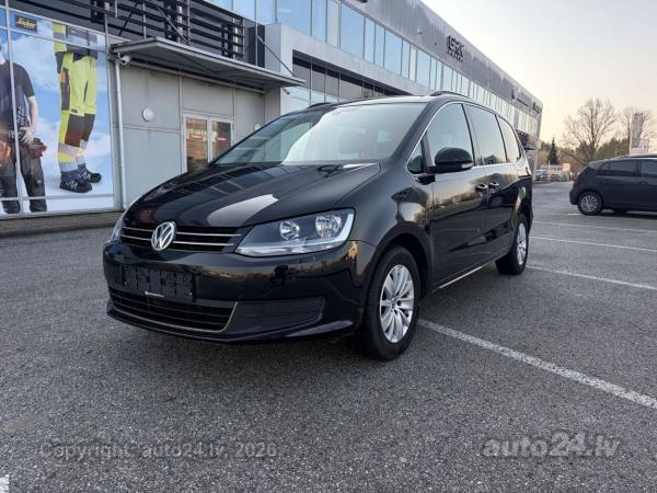 Black Volkswagen Sharan 2015 in Viljandi, with an engine capacity of 2.00 L and mileage of 244 thousand km for 11999 €, photo 2 on AUTOMOTO.COM.LV