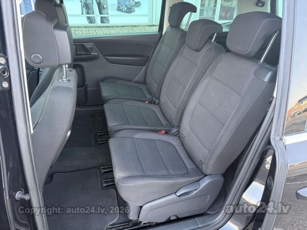 Black Volkswagen Sharan 2015 in Viljandi, with an engine capacity of 2.00 L and mileage of 244 thousand km for 11999 €, photo 10 on AUTOMOTO.COM.LV