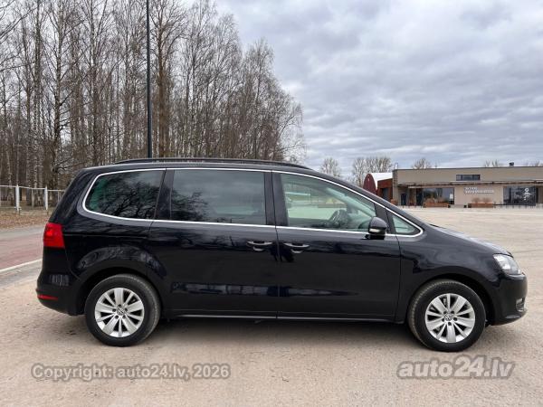 Black Volkswagen Sharan 2015 in Tallinn, with an engine capacity of 2.00 L and mileage of 257 thousand km for 9500 €, photo 3 on AUTOMOTO.COM.LV
