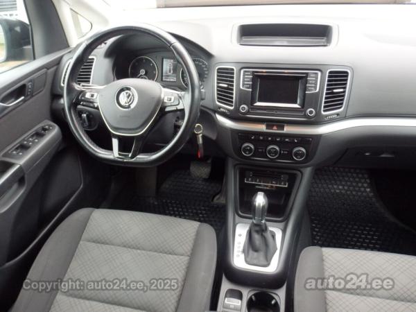 Black Volkswagen Sharan 2016 in Jogeva, with an engine capacity of 2.00 L and mileage of 257 thousand km for 12000 €, photo 11 on AUTOMOTO.COM.LV