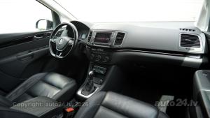 Black Volkswagen Sharan 2017 in Tartu, with an engine capacity of 2.00 L and mileage of 245 thousand km for 14999 €, photo 6 on AUTOMOTO.COM.LV