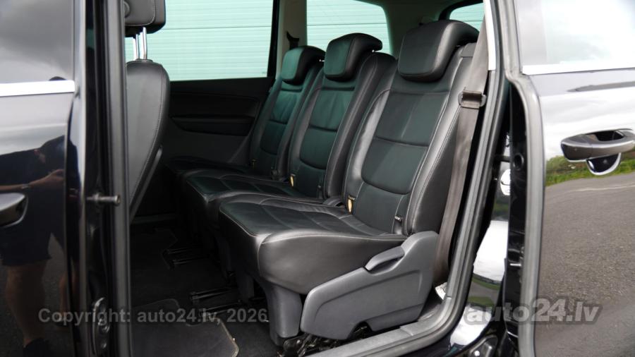 Black Volkswagen Sharan 2017 in Tartu, with an engine capacity of 2.00 L and mileage of 245 thousand km for 14999 €, photo 8 on AUTOMOTO.COM.LV