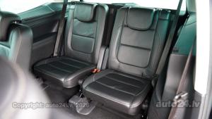 Black Volkswagen Sharan 2017 in Tartu, with an engine capacity of 2.00 L and mileage of 245 thousand km for 14999 €, photo 10 on AUTOMOTO.COM.LV
