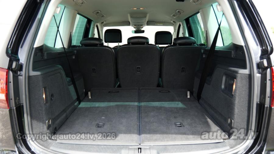 Black Volkswagen Sharan 2017 in Tartu, with an engine capacity of 2.00 L and mileage of 245 thousand km for 14999 €, photo 19 on AUTOMOTO.COM.LV