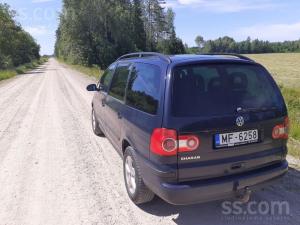 Zils Volkswagen Sharan 2008 Cēsis, ar dzinēja tilpumu 2.00 L un nobraukumu 370 tūkst. km par 3100 €, foto 5 vietnē AUTOMOTO.COM.LV