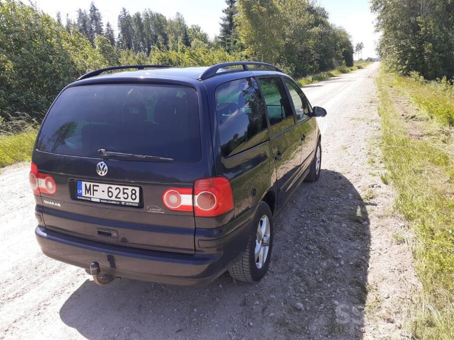 Zils Volkswagen Sharan 2008 Cēsis, ar dzinēja tilpumu 2.00 L un nobraukumu 370 tūkst. km par 3100 €, foto 6 vietnē AUTOMOTO.COM.LV