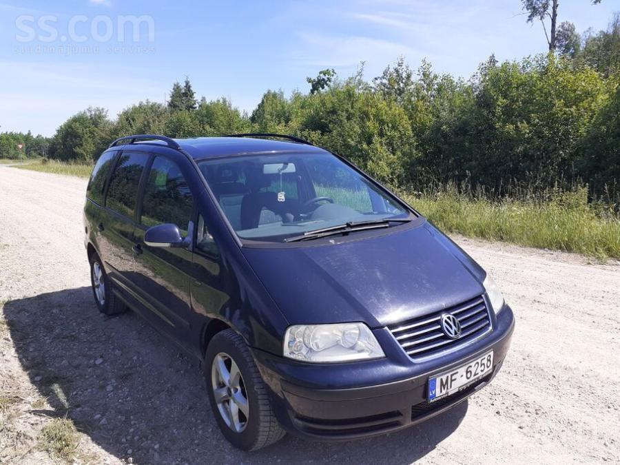 Zils Volkswagen Sharan 2008 Cēsis, ar dzinēja tilpumu 2.00 L un nobraukumu 370 tūkst. km par 3100 €, foto 7 vietnē AUTOMOTO.COM.LV
