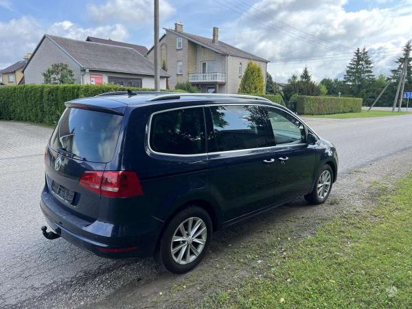 Blue Volkswagen Sharan 2011 in Utena, with an engine capacity of 2.00 L and mileage of 316 thousand km for 6850 €, photo 6 on AUTOMOTO.COM.LV