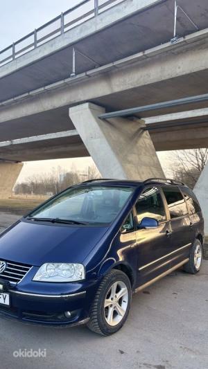 Blue Volkswagen Sharan 2005 in Kohtla-Jarve, with an engine capacity of 1.90 L and mileage of 302 thousand km for 3500 €, photo 10 on AUTOMOTO.COM.LV