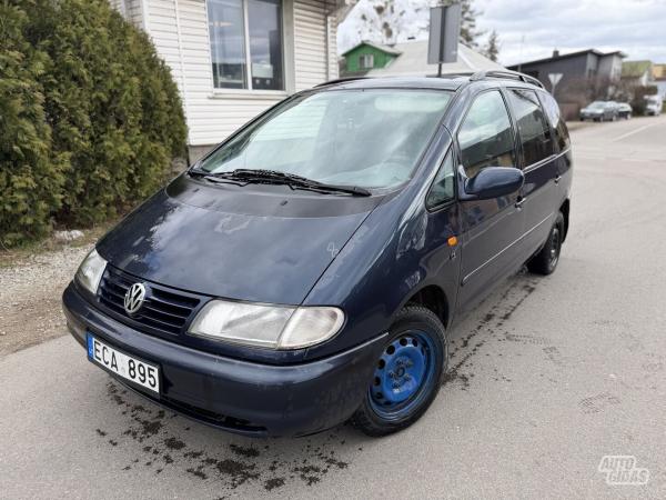 Blue Volkswagen Sharan 1996 in Kaunas, with an engine capacity of 2.00 L and mileage of 342 thousand km for 1350 €, photo 1 on AUTOMOTO.COM.LV