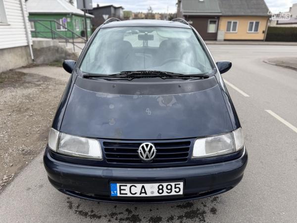 Blue Volkswagen Sharan 1996 in Kaunas, with an engine capacity of 2.00 L and mileage of 342 thousand km for 1350 €, photo 2 on AUTOMOTO.COM.LV