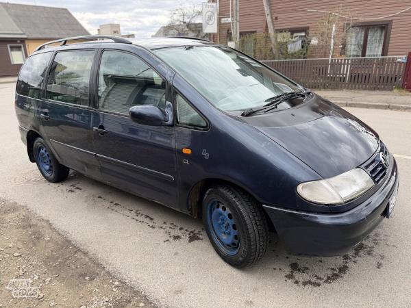 Blue Volkswagen Sharan 1996 in Kaunas, with an engine capacity of 2.00 L and mileage of 342 thousand km for 1350 €, photo 3 on AUTOMOTO.COM.LV