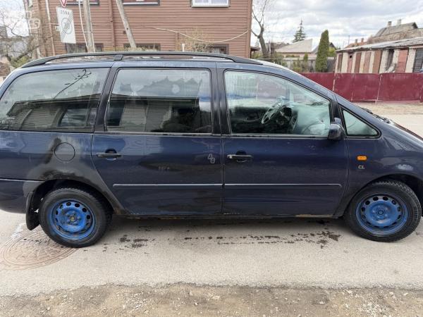 Blue Volkswagen Sharan 1996 in Kaunas, with an engine capacity of 2.00 L and mileage of 342 thousand km for 1350 €, photo 4 on AUTOMOTO.COM.LV