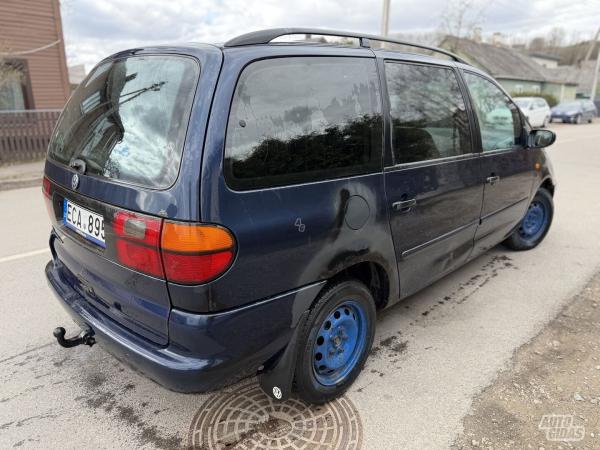Blue Volkswagen Sharan 1996 in Kaunas, with an engine capacity of 2.00 L and mileage of 342 thousand km for 1350 €, photo 5 on AUTOMOTO.COM.LV