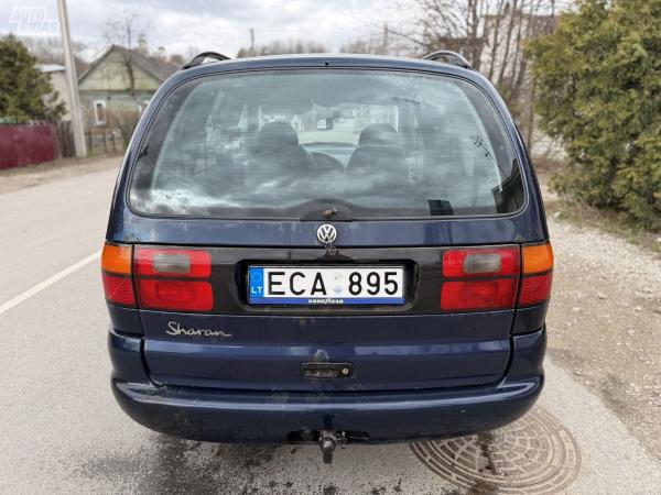 Blue Volkswagen Sharan 1996 in Kaunas, with an engine capacity of 2.00 L and mileage of 342 thousand km for 1350 €, photo 6 on AUTOMOTO.COM.LV