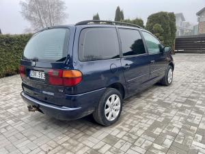 Blue Volkswagen Sharan 1997 in Vilnius, with an engine capacity of 1.90 L and mileage of 370 thousand km for 1300 €, photo 2 on AUTOMOTO.COM.LV