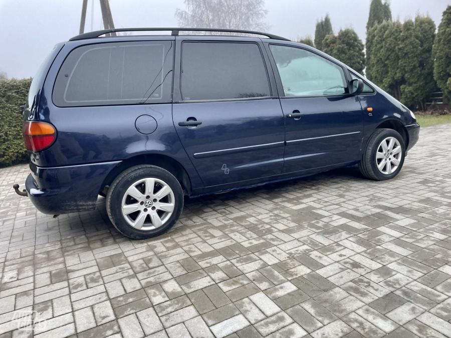 Blue Volkswagen Sharan 1997 in Vilnius, with an engine capacity of 1.90 L and mileage of 370 thousand km for 1300 €, photo 3 on AUTOMOTO.COM.LV