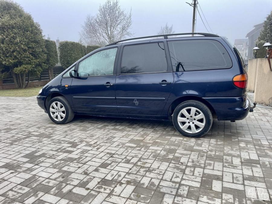 Blue Volkswagen Sharan 1997 in Vilnius, with an engine capacity of 1.90 L and mileage of 370 thousand km for 1300 €, photo 6 on AUTOMOTO.COM.LV
