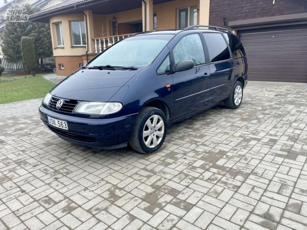 Blue Volkswagen Sharan 1998 in Vilnius, with an engine capacity of 1.90 L and mileage of 370 thousand km for 1400 €, photo 3 on AUTOMOTO.COM.LV