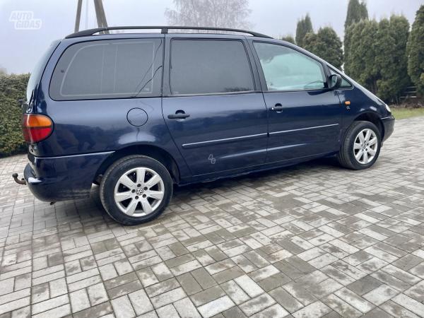 Blue Volkswagen Sharan 1998 in Vilnius, with an engine capacity of 1.90 L and mileage of 370 thousand km for 1400 €, photo 5 on AUTOMOTO.COM.LV