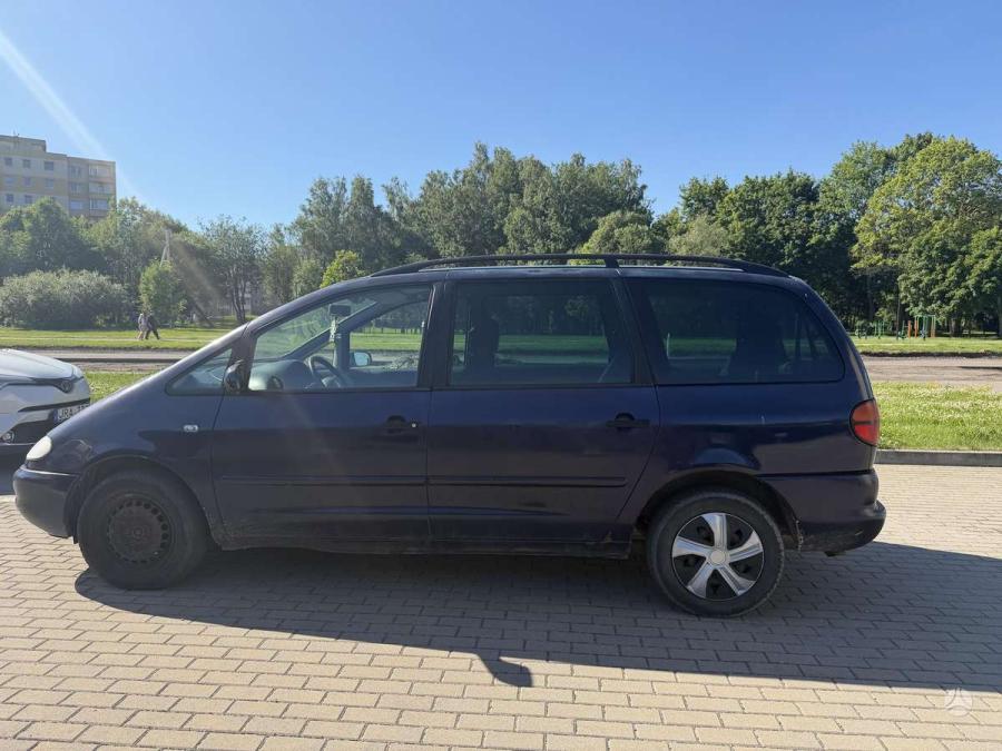 Zils Volkswagen Sharan 1999 Kauņa, ar dzinēja tilpumu 1.90 L un nobraukumu 330 tūkst. km par 470 €, foto 8 vietnē AUTOMOTO.COM.LV