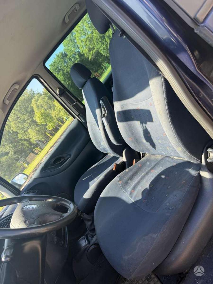 Zils Volkswagen Sharan 1999 Kauņa, ar dzinēja tilpumu 1.90 L un nobraukumu 330 tūkst. km par 470 €, foto 9 vietnē AUTOMOTO.COM.LV
