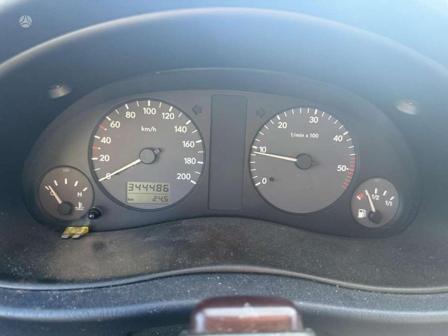 Zils Volkswagen Sharan 1999 Kauņa, ar dzinēja tilpumu 1.90 L un nobraukumu 330 tūkst. km par 470 €, foto 15 vietnē AUTOMOTO.COM.LV