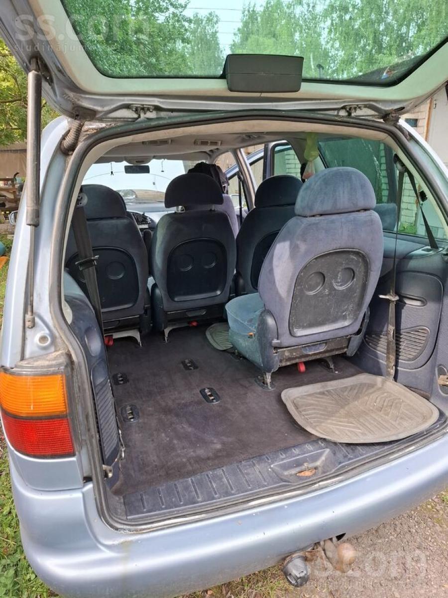 Blue Volkswagen Sharan 1999 in Riga, with an engine capacity of 1.90 L and mileage of 296 thousand km for 900 €, photo 13 on AUTOMOTO.COM.LV