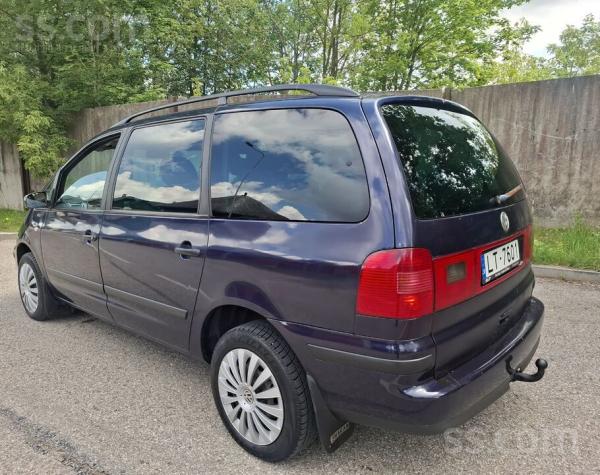 Blue Volkswagen Sharan 2000 in Daugavpils, with an engine capacity of 1.90 L and mileage of 406 thousand km for 1200 €, photo 2 on AUTOMOTO.COM.LV