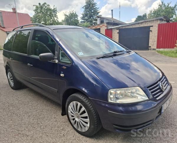 Blue Volkswagen Sharan 2000 in Daugavpils, with an engine capacity of 1.90 L and mileage of 406 thousand km for 1200 €, photo 4 on AUTOMOTO.COM.LV