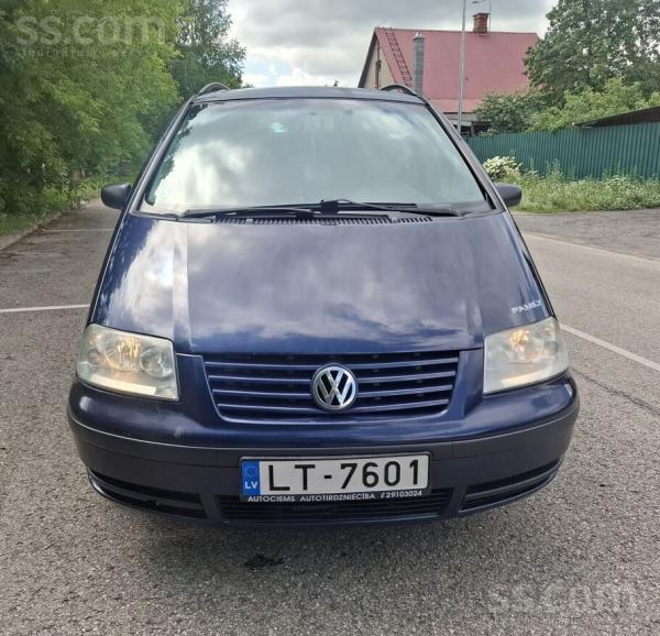 Blue Volkswagen Sharan 2000 in Daugavpils, with an engine capacity of 1.90 L and mileage of 406 thousand km for 1200 €, photo 5 on AUTOMOTO.COM.LV