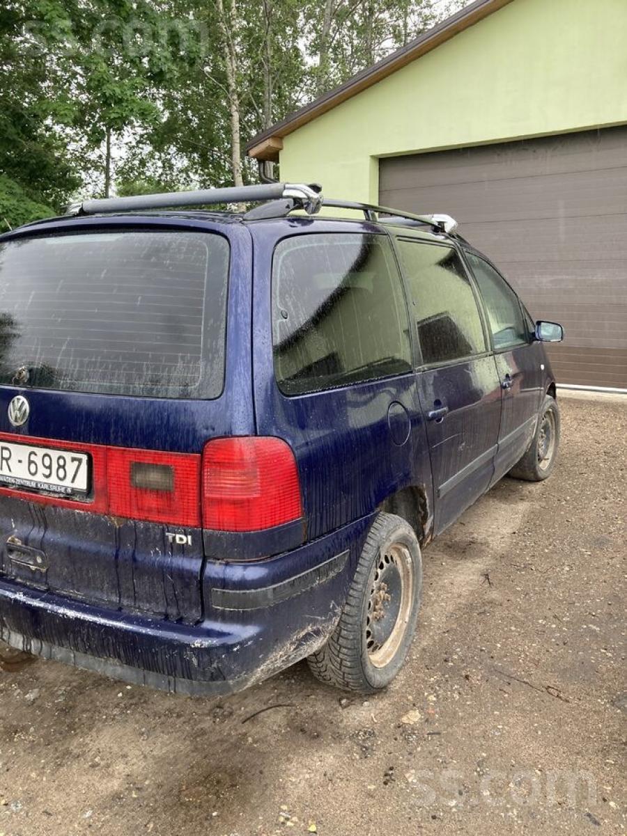 Blue Volkswagen Sharan 2000 in Rezekne, with an engine capacity of 1.90 L and mileage of 431 thousand km for 650 €, photo 4 on AUTOMOTO.COM.LV