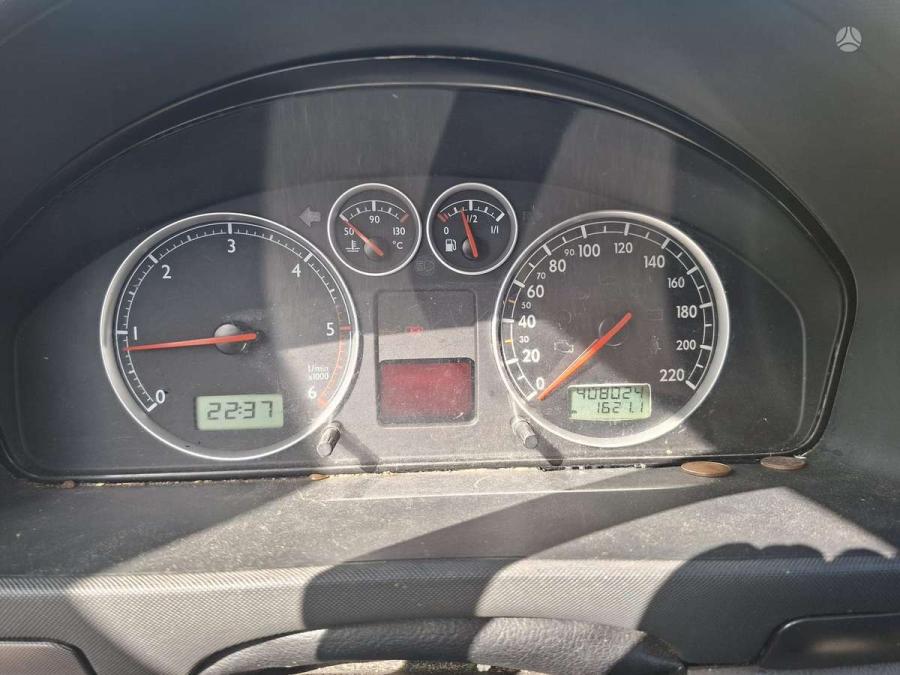 Blue Volkswagen Sharan 2000 in Plunge, with an engine capacity of 1.90 L and mileage of 408 thousand km for 550 €, photo 10 on AUTOMOTO.COM.LV