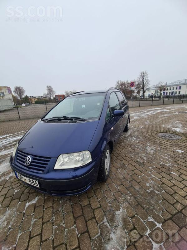 Zils Volkswagen Sharan 2001 Jelgava, ar dzinēja tilpumu 2.00 L un nobraukumu 379 tūkst. km par 2100 €, foto 2 vietnē AUTOMOTO.COM.LV