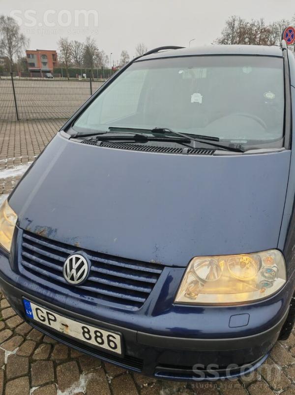 Zils Volkswagen Sharan 2001 Jelgava, ar dzinēja tilpumu 2.00 L un nobraukumu 379 tūkst. km par 2100 €, foto 4 vietnē AUTOMOTO.COM.LV