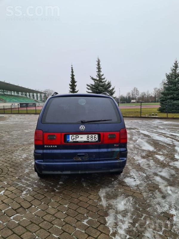 Zils Volkswagen Sharan 2001 Jelgava, ar dzinēja tilpumu 2.00 L un nobraukumu 379 tūkst. km par 2100 €, foto 6 vietnē AUTOMOTO.COM.LV