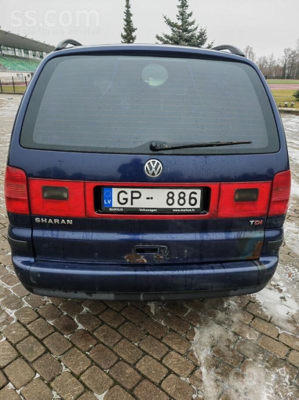 Zils Volkswagen Sharan 2001 Jelgava, ar dzinēja tilpumu 2.00 L un nobraukumu 379 tūkst. km par 2100 €, foto 7 vietnē AUTOMOTO.COM.LV