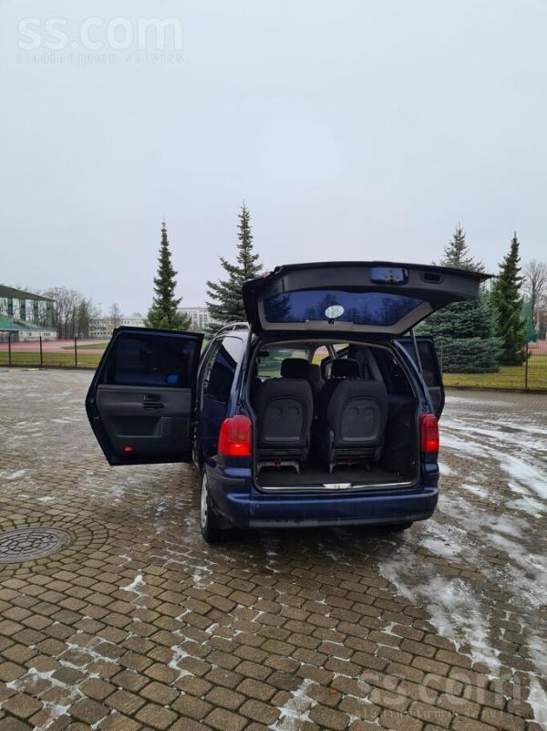 Zils Volkswagen Sharan 2001 Jelgava, ar dzinēja tilpumu 2.00 L un nobraukumu 379 tūkst. km par 2100 €, foto 8 vietnē AUTOMOTO.COM.LV