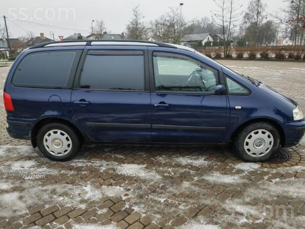 Zils Volkswagen Sharan 2001 Jelgava, ar dzinēja tilpumu 2.00 L un nobraukumu 379 tūkst. km par 2100 €, foto 10 vietnē AUTOMOTO.COM.LV