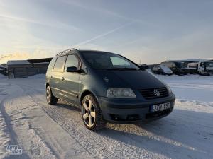 Blue Volkswagen Sharan 2001 in Raseiniai, with an engine capacity of 1.90 L and mileage of 308 thousand km for 1450 €, photo 2 on AUTOMOTO.COM.LV