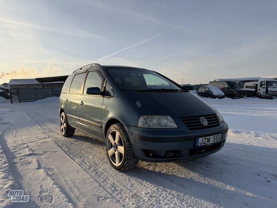 Blue Volkswagen Sharan 2001 in Raseiniai, with an engine capacity of 1.90 L and mileage of 308 thousand km for 1450 €, photo 2 on AUTOMOTO.COM.LV