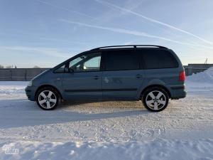 Blue Volkswagen Sharan 2001 in Raseiniai, with an engine capacity of 1.90 L and mileage of 308 thousand km for 1450 €, photo 7 on AUTOMOTO.COM.LV