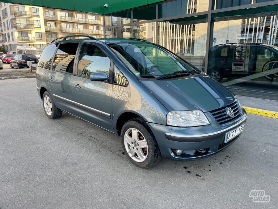 Blue Volkswagen Sharan 2001 in Vilnius, with an engine capacity of 1.90 L and mileage of 309 thousand km for 1700 €, photo 4 on AUTOMOTO.COM.LV