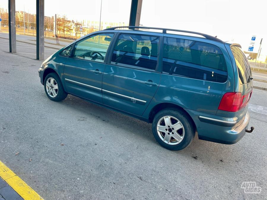 Blue Volkswagen Sharan 2001 in Vilnius, with an engine capacity of 1.90 L and mileage of 309 thousand km for 1700 €, photo 6 on AUTOMOTO.COM.LV