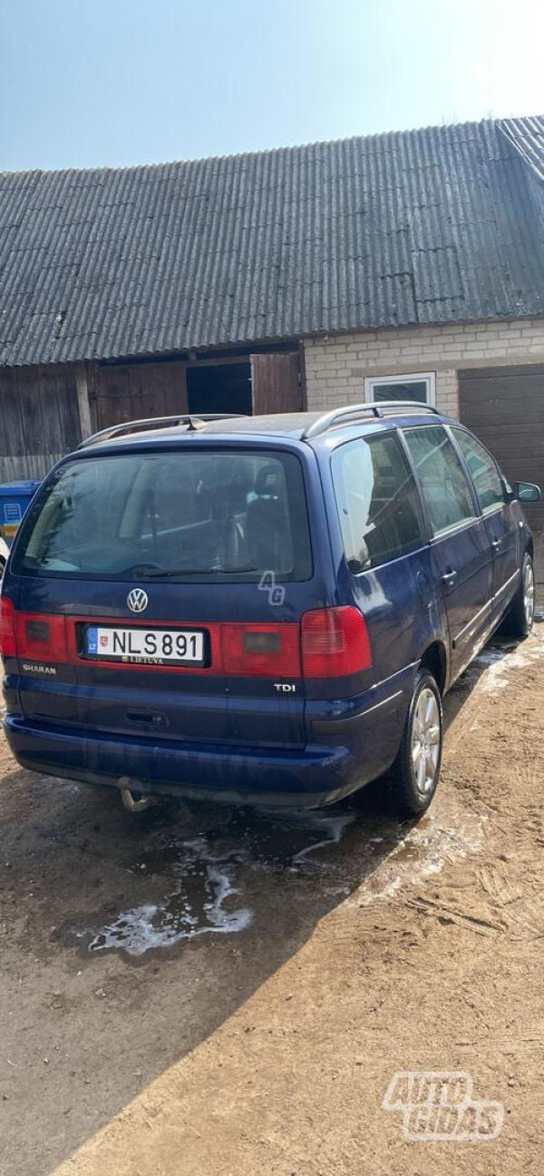 Zils Volkswagen Sharan 2001 Kalvarija, ar dzinēja tilpumu 1.90 L un nobraukumu 333 tūkst. km par 550 €, foto 2 vietnē AUTOMOTO.COM.LV