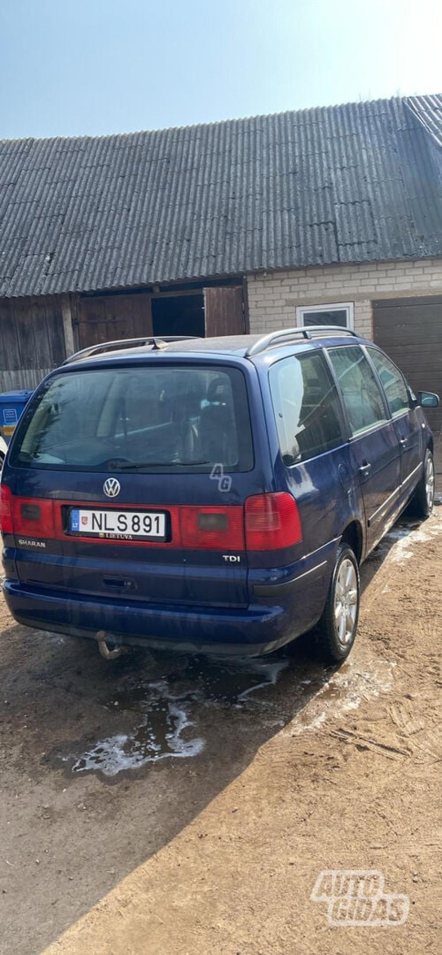 Zils Volkswagen Sharan 2001 Kalvarija, ar dzinēja tilpumu 1.90 L un nobraukumu 333 tūkst. km par 550 €, foto 2 vietnē AUTOMOTO.COM.LV