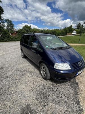 Zils Volkswagen Sharan 2001 Kuldīga, ar dzinēja tilpumu 1.90 L un nobraukumu 374 tūkst. km par 1499 €, foto  vietnē AUTOMOTO.COM.LV